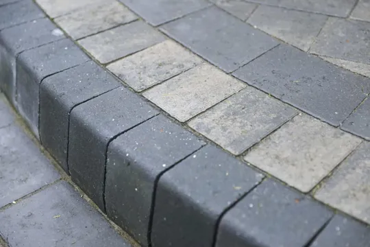 Brett High Kerb Radial Bullnose Kerb HRBNCL, 85 x 150 x 200mm - Charcoal